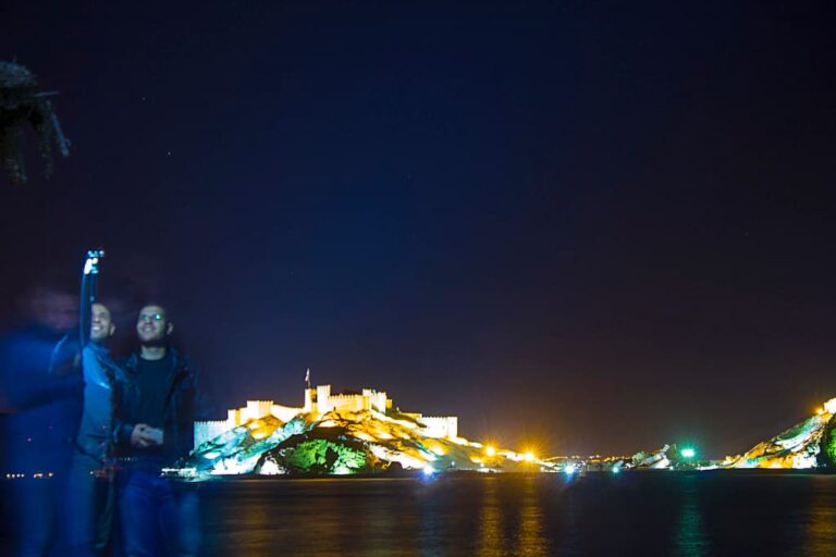 Pharaohs Island | On 1 spot alive history circled by reefs