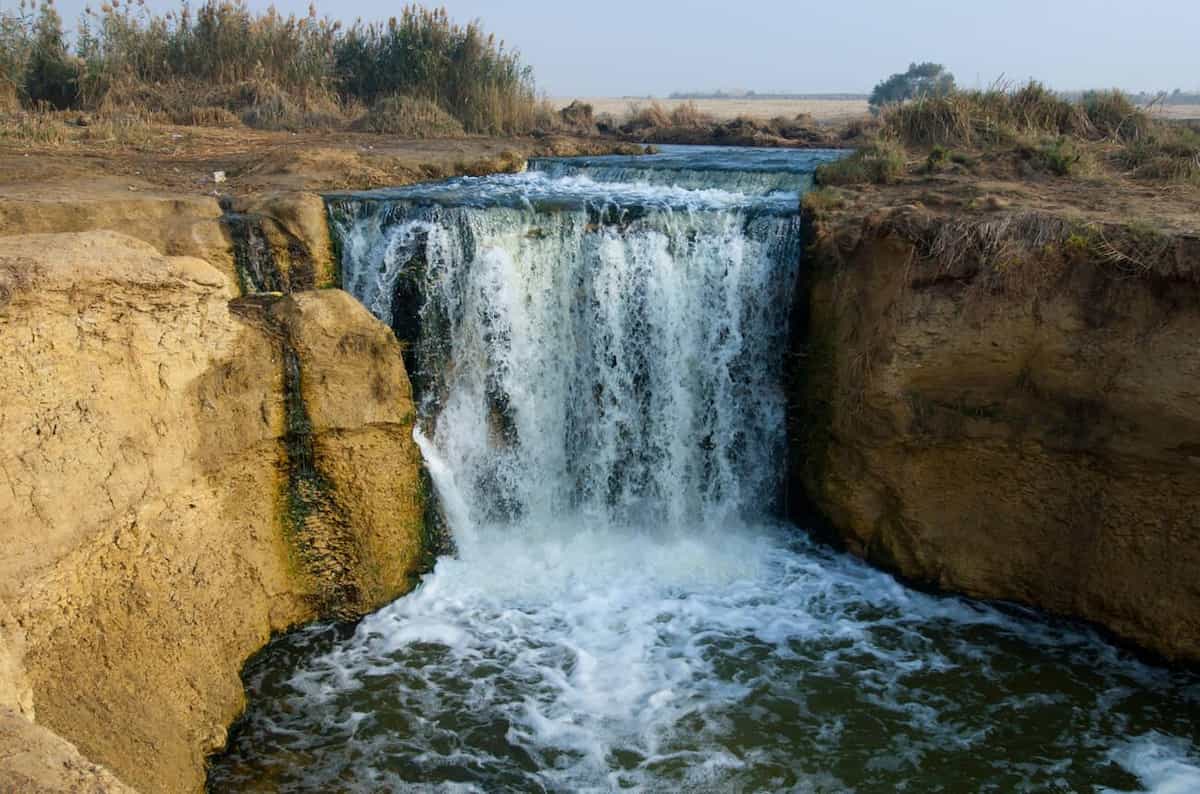 Wadi El-Rayan charming nature with 40 million years