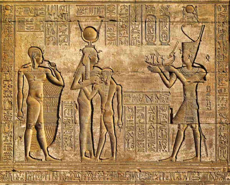 10 Egyptian Customs and Traditions to Know When Visiting Egypt